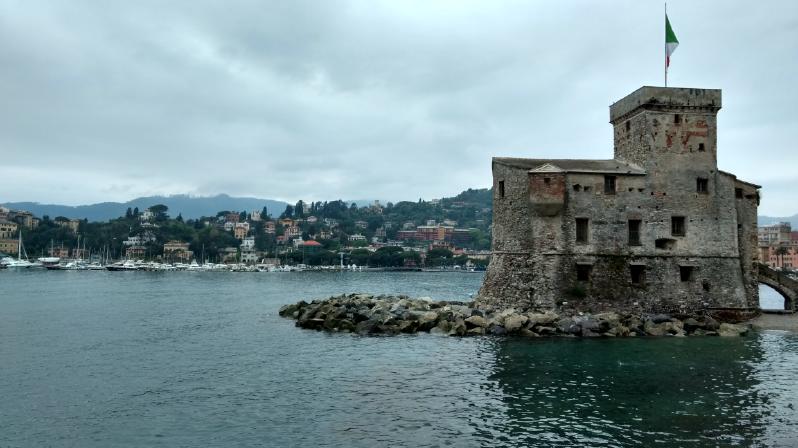 Rapallo-Chiavari: Mit müden Beinen dem Strand von Chiavari entgegen